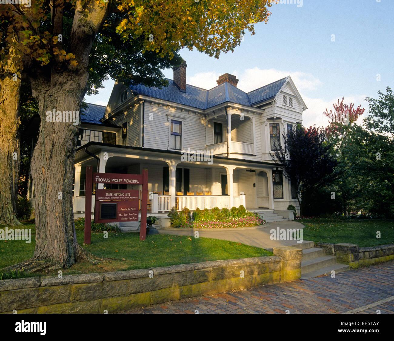 Thomas wolfe hi-res stock photography and images - Alamy