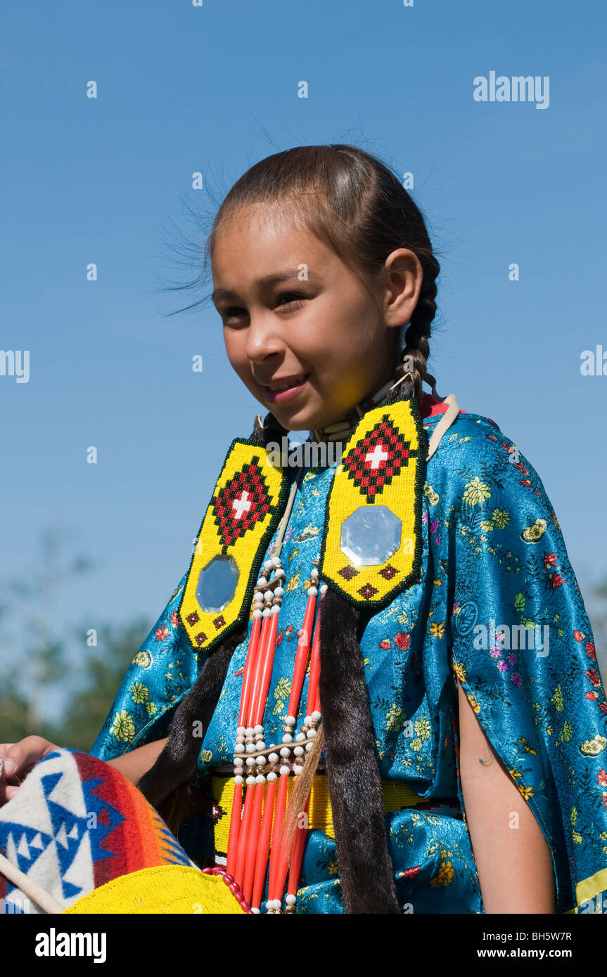 Young Native American girl in beaded costume on horse Stock Photo - Alamy Young Native American girl in beaded costume on horse Stock Photo - Alamy