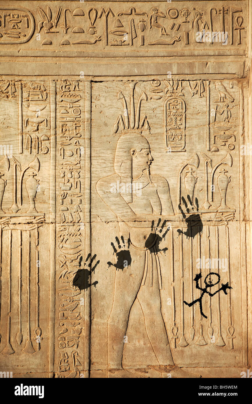 Ancient graffiti egypt hi-res stock photography and images - Alamy