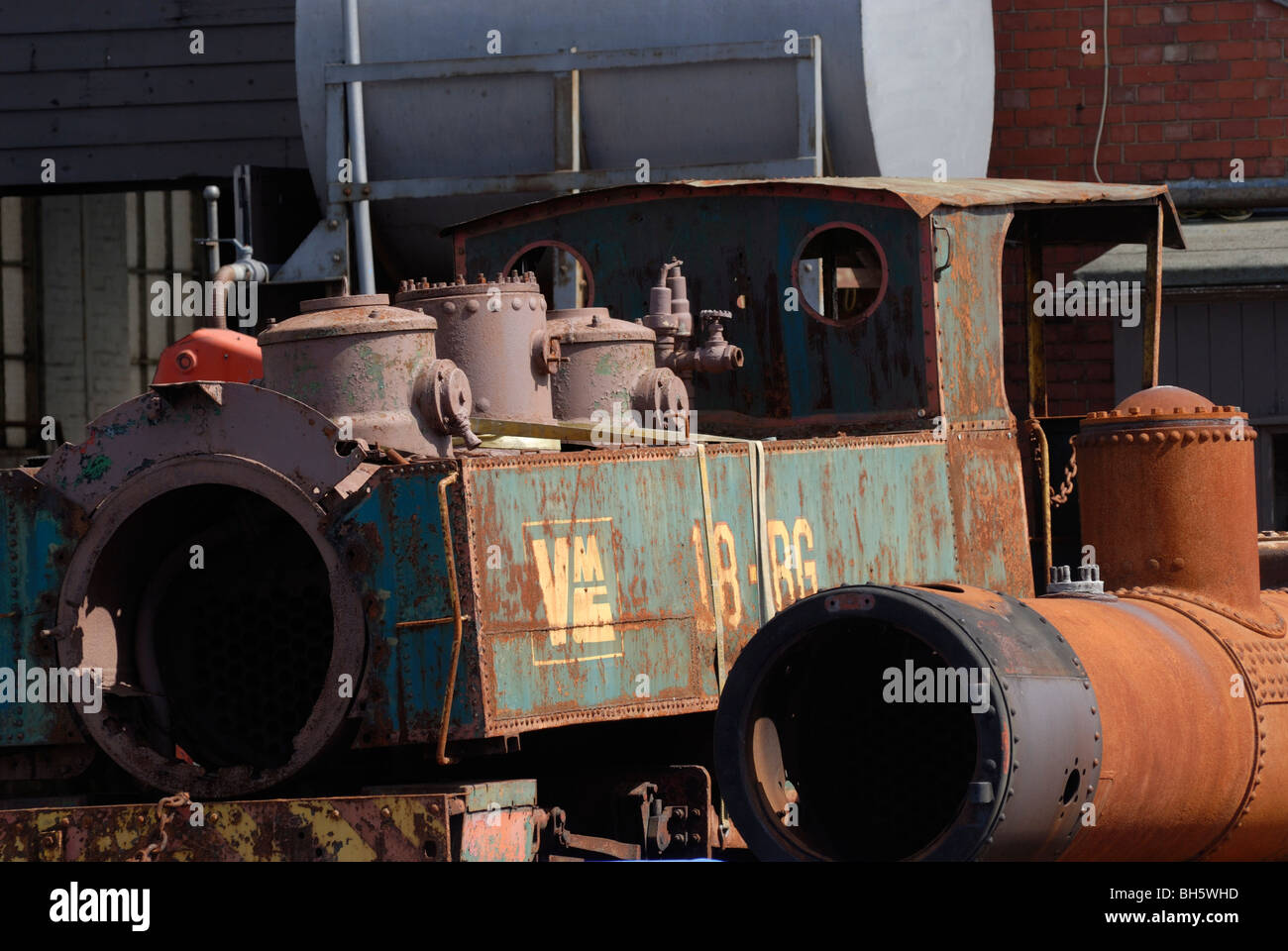 Scrap train uk hi-res stock photography and images - Alamy