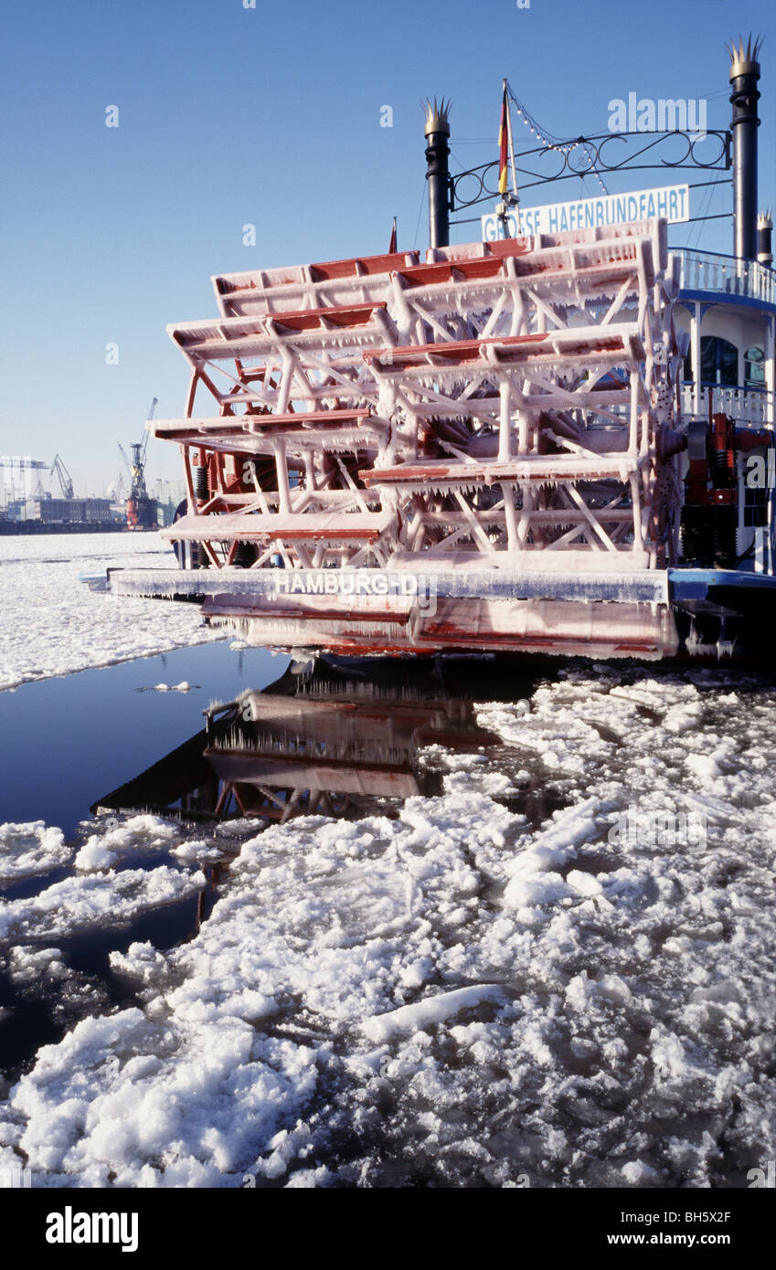 Stern paddle wheel steamer hi-res stock photography and images - Alamy