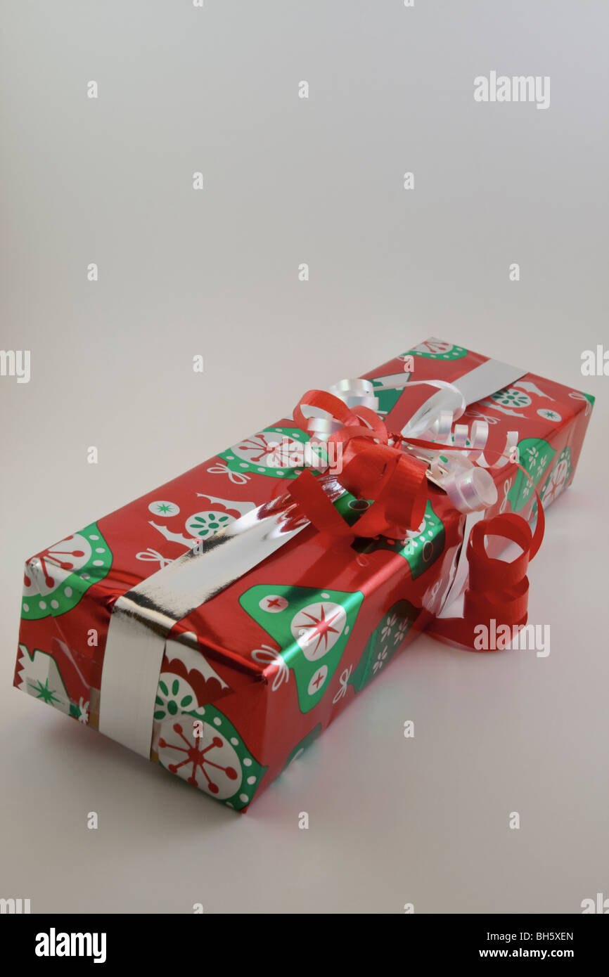 Wrapped present metallic hi-res stock photography and images - Alamy