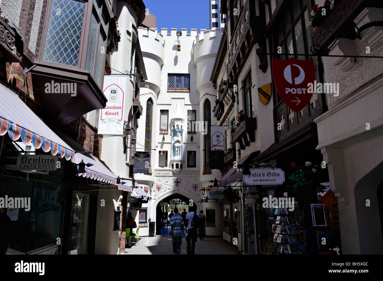 Alley and shops hi-res stock photography and images - Alamy