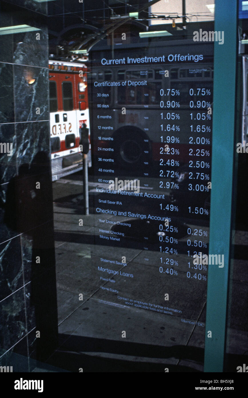 Yield sign california hi-res stock photography and images - Alamy