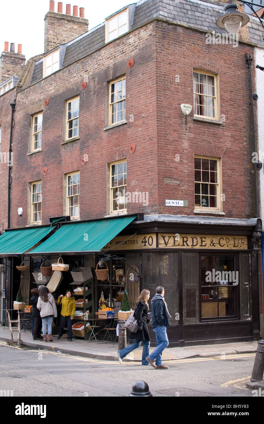 Traditional grocers shop Verde & Co, Gun St East London Stock Photo - Alamy