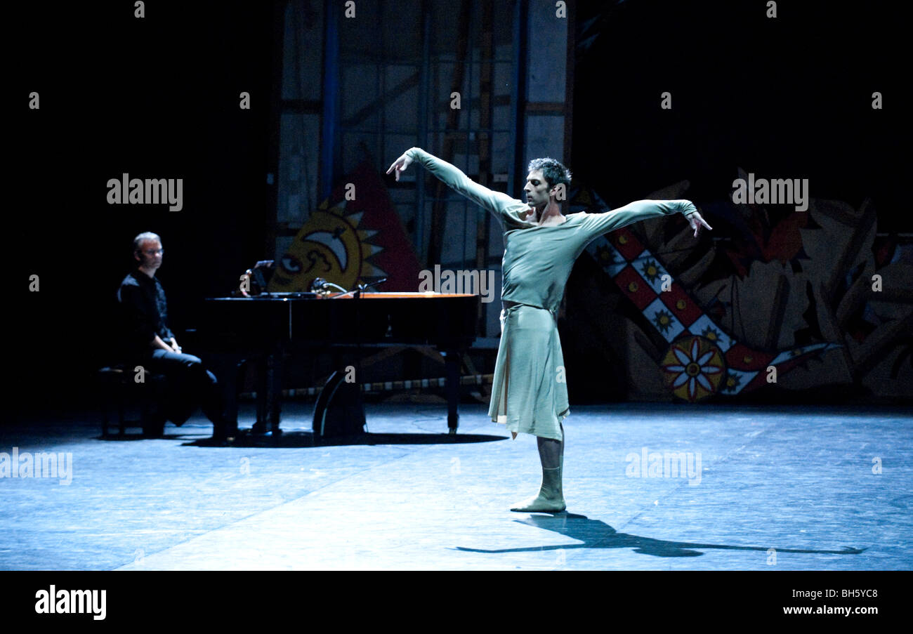English national ballet ballet russes hi-res stock photography and ...