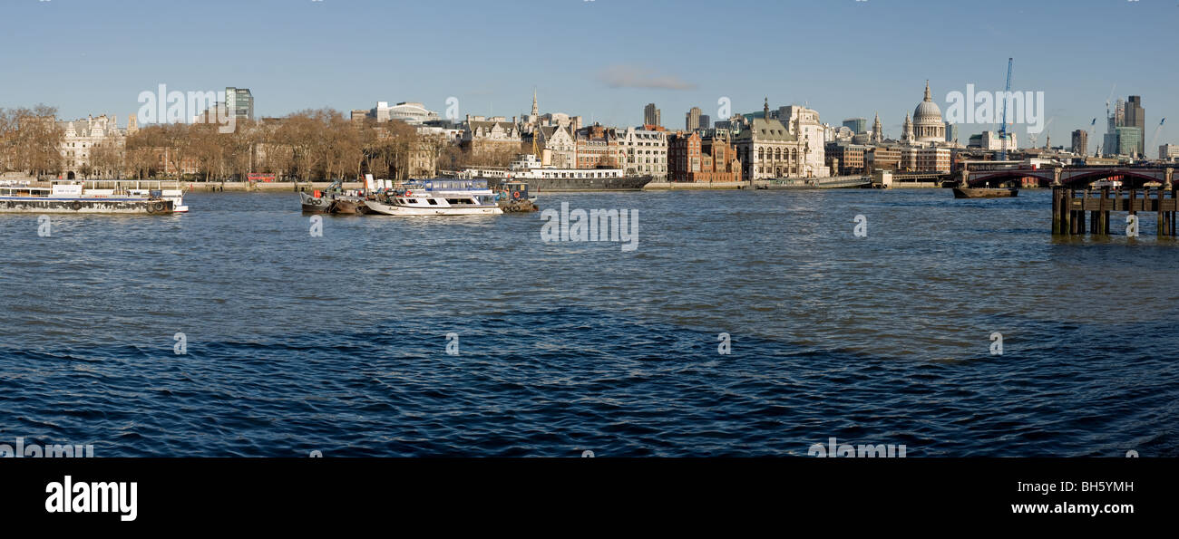 A panoramic view of the River Thames in London. Photo by Gordon ...