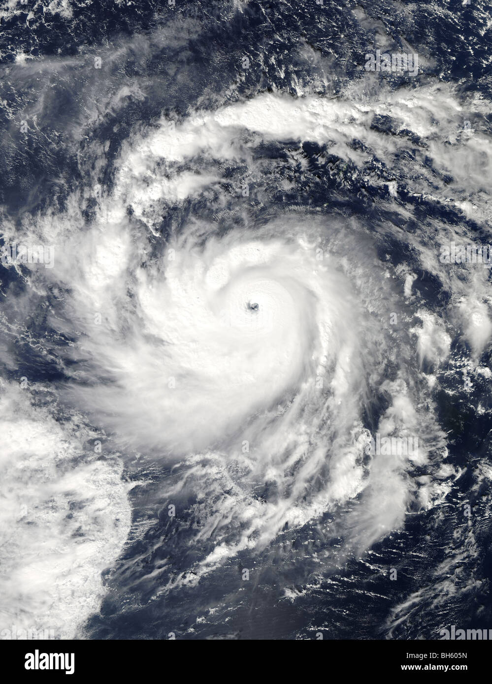 November 25, 2009 - Typhoon Nida in the Pacific Ocean Stock Photo - Alamy