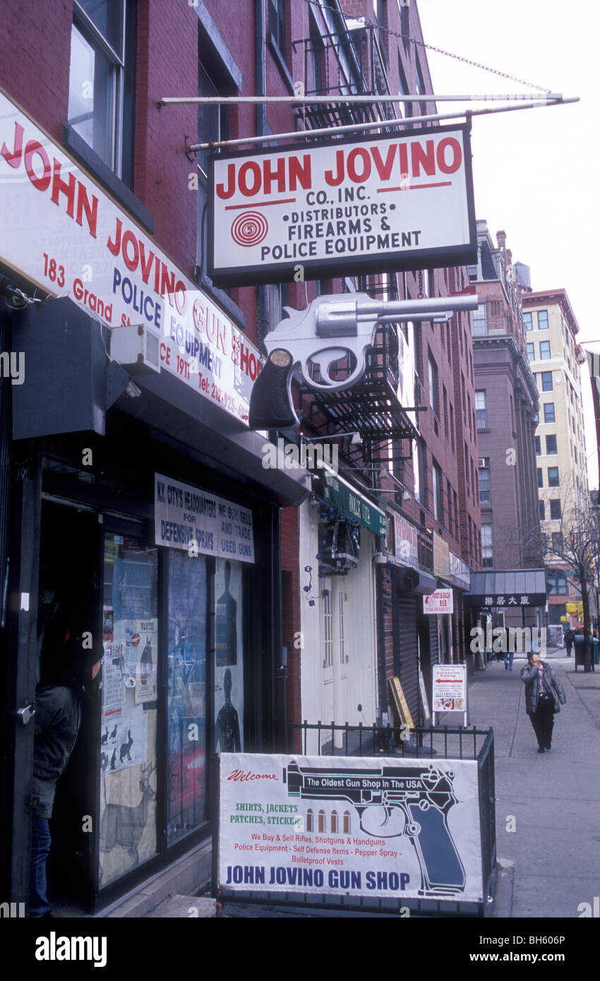 China Town gun shop Stock Photo - Alamy