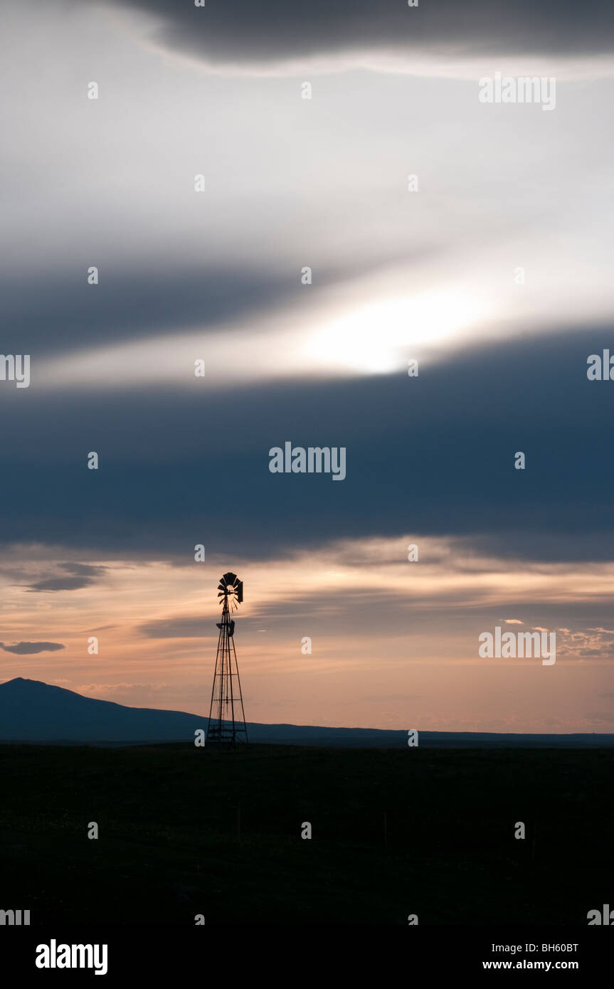 windmill near sunset in the Sweetgrass Hills Stock Photo - Alamy