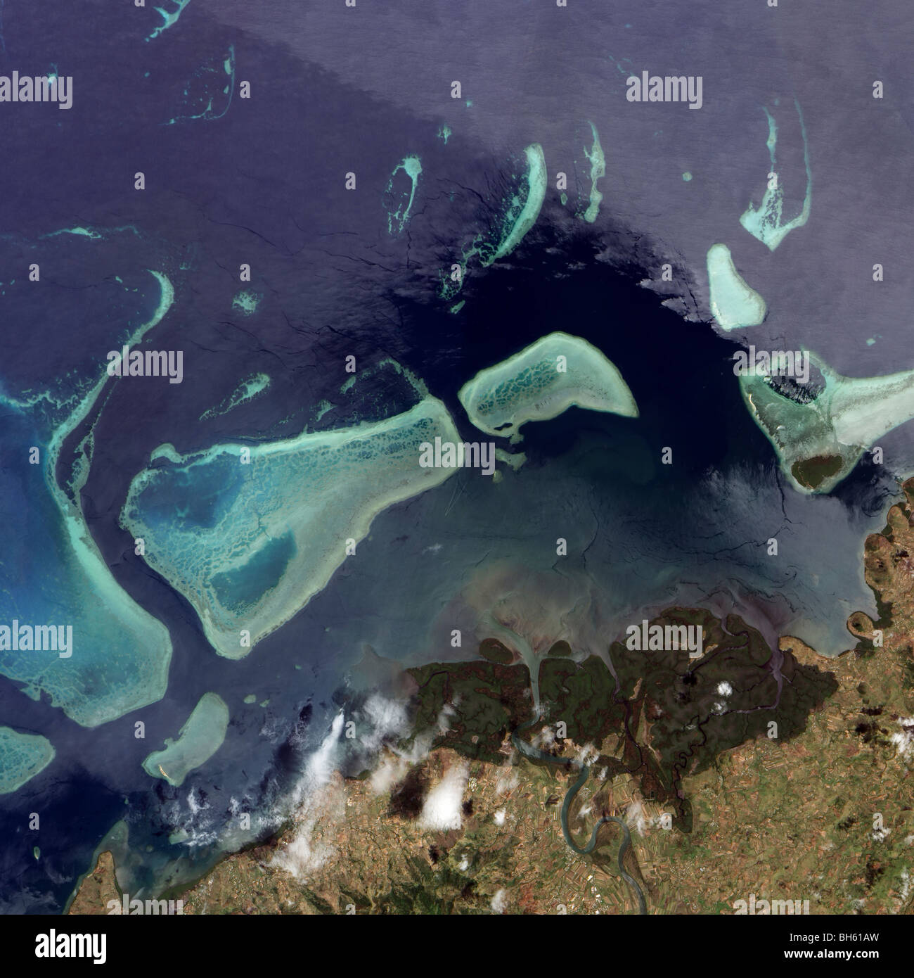 Coral reef geography hi-res stock photography and images - Alamy