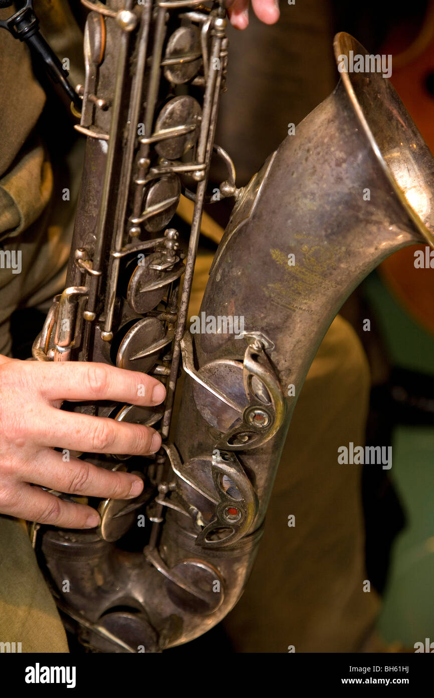 Mellow sounds hi-res stock photography and images - Alamy