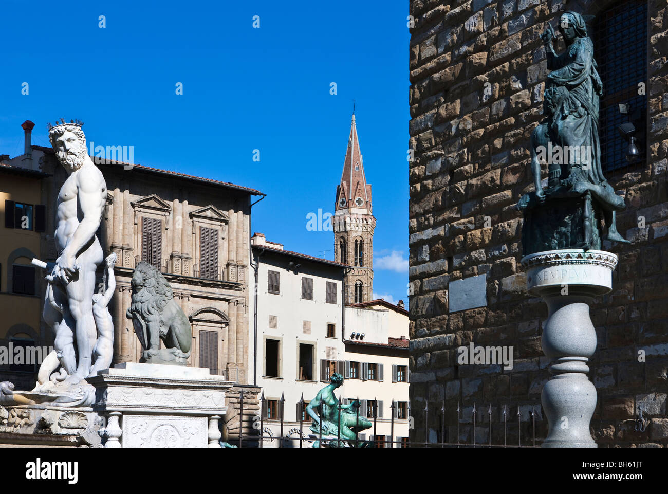 Judith and holofernes statue hi-res stock photography and images - Alamy