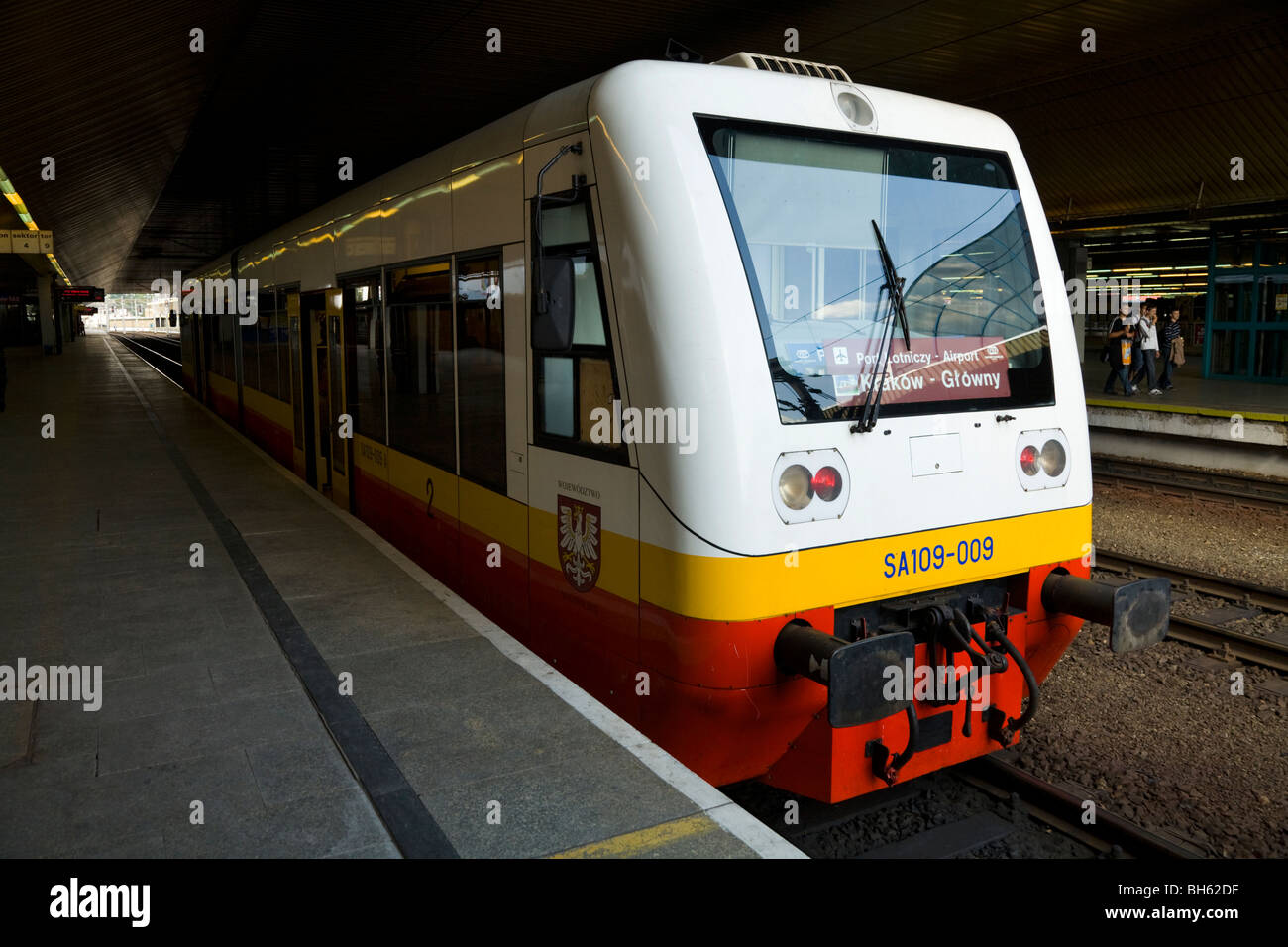 Balice Express train: links Krakow Glowny main station & Krakow’s John ...