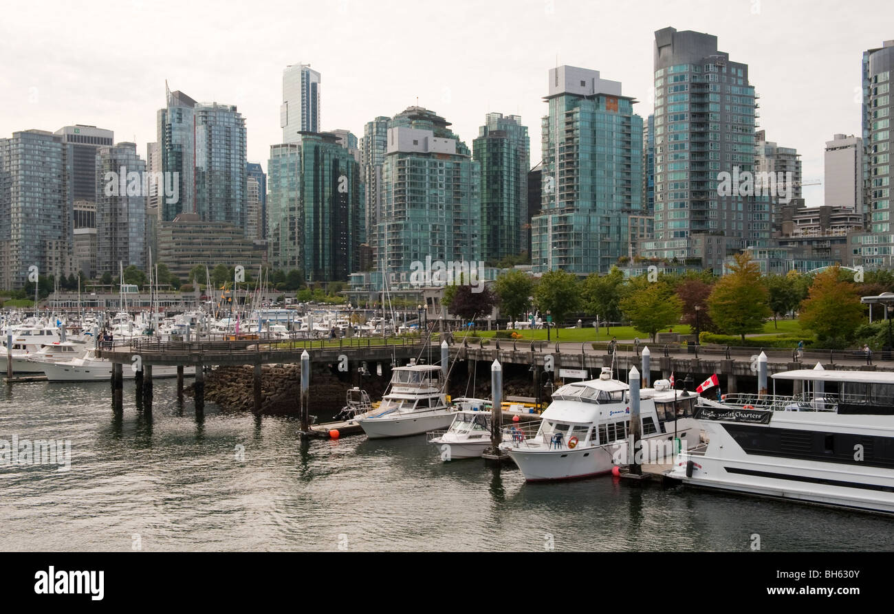 Floatplanes at harbour hi-res stock photography and images - Alamy
