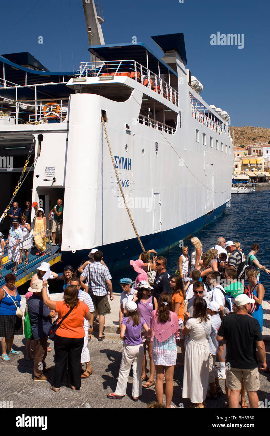 Islands ferry and greece hi-res stock photography and images - Alamy