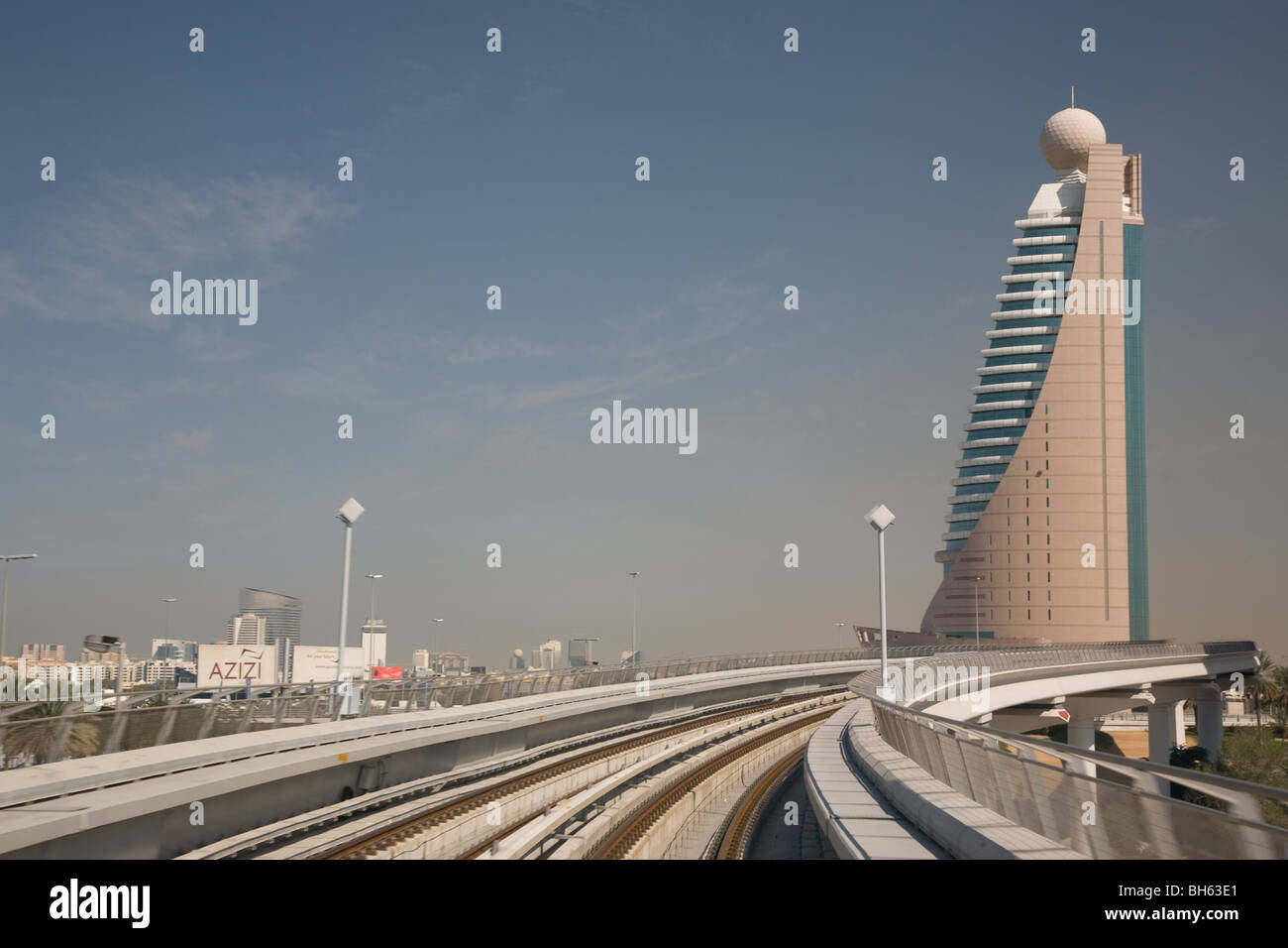 Dubai metro hi-res stock photography and images - Alamy
