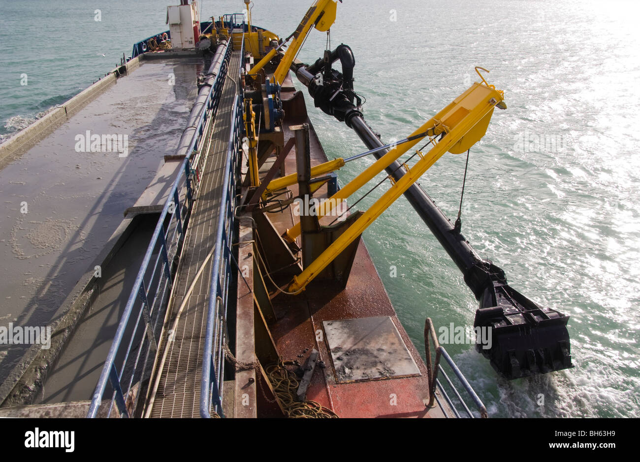 Hopper dredge hi-res stock photography and images - Alamy