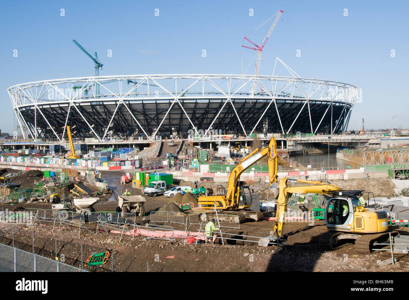 UK. London 2012 Olympic Park, with views of stadium and swimming pool ...