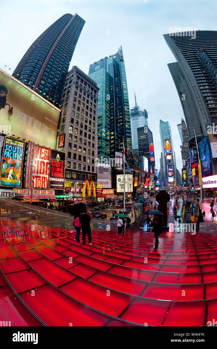 Times square shops hi-res stock photography and images - Alamy