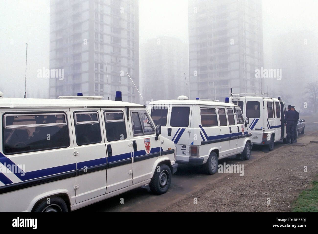 CRS POLICE CARS IN FRONT OF THE CHAMARDS HOUSING PROJECTS IN DREUX (28 ...