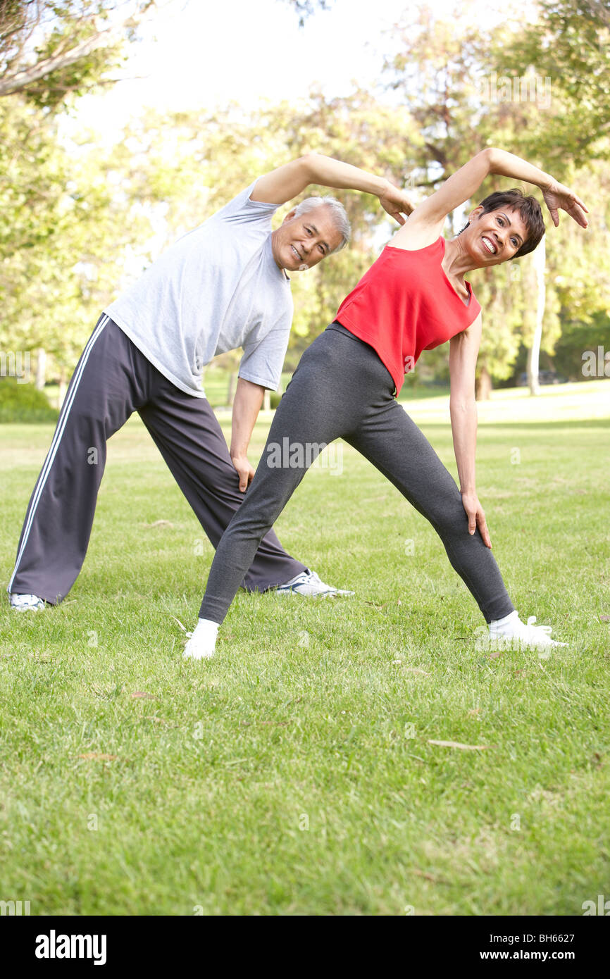 Chinese people exercising in park hi-res stock photography and images ...
