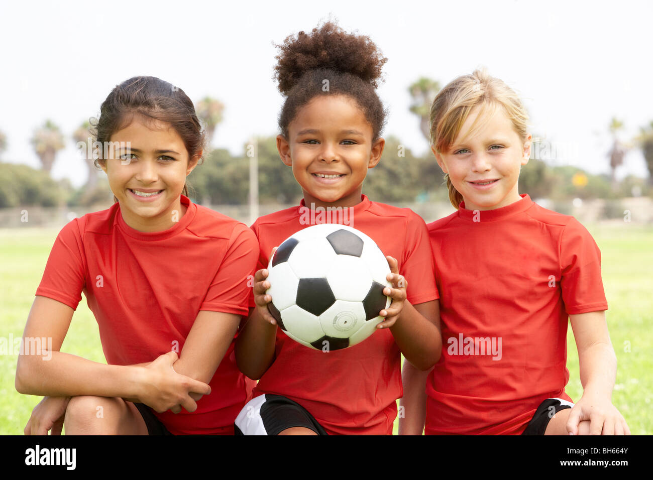 Girls football team hi-res stock photography and images - Alamy