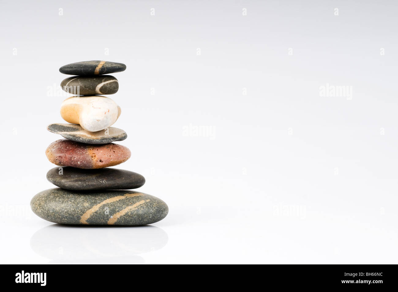 Pebbles balanced on each other hi-res stock photography and images - Alamy