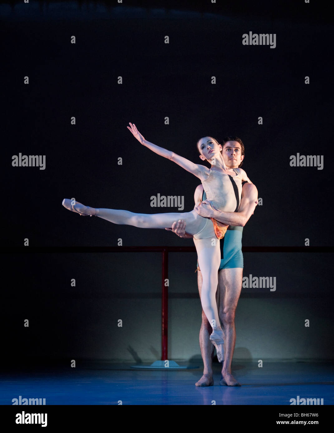 Ballerina lift hi-res stock photography and images - Alamy