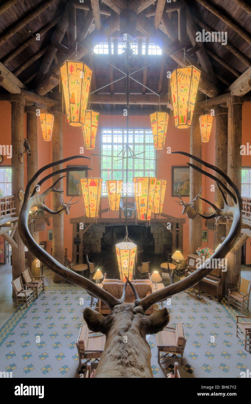 Lake mcdonald lodge hi-res stock photography and images - Alamy