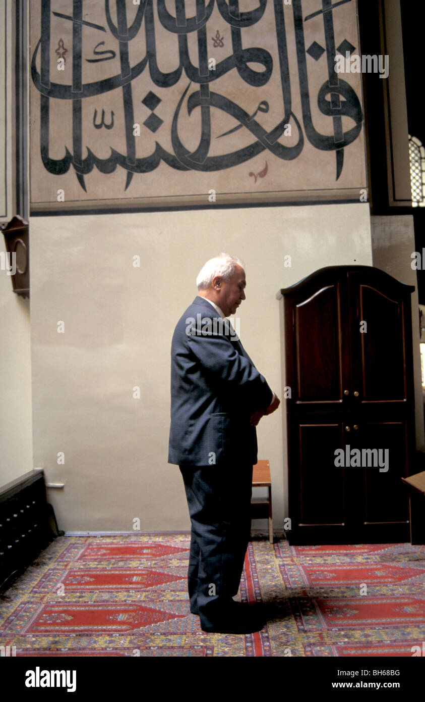 Mosque prayer hi-res stock photography and images - Alamy