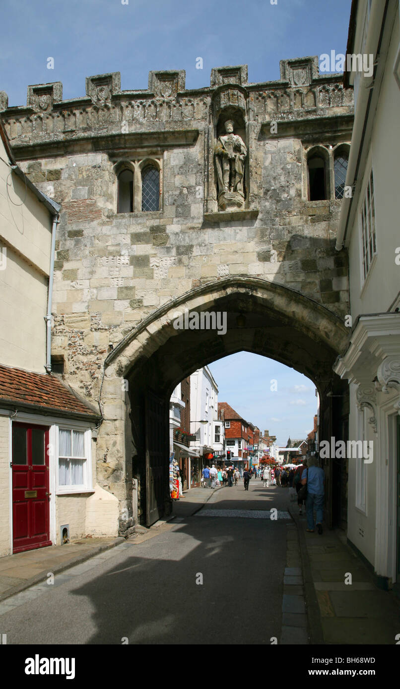 High street gate salisbury cathedral hi-res stock photography and ...