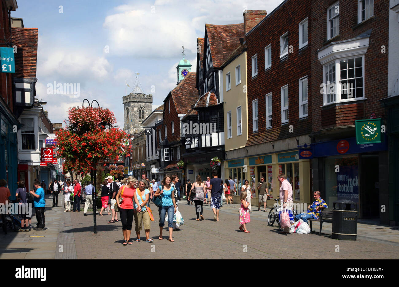 Salisbury - Shopping in the High Street Stock Photo - Alamy