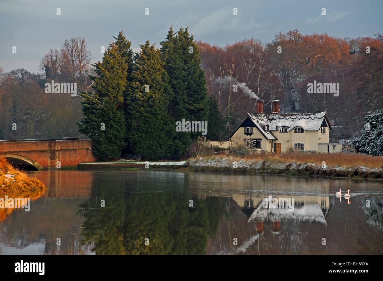 High tide river deben suffolk hi-res stock photography and images - Alamy