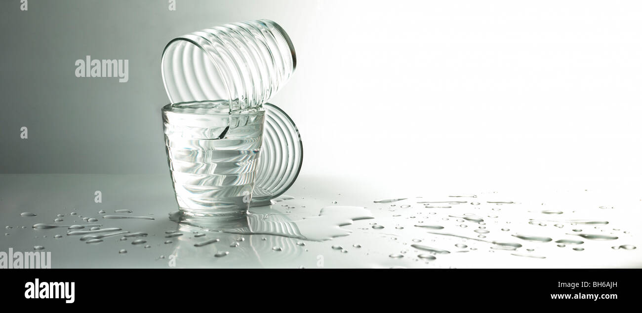 Spilt water glass hi-res stock photography and images - Alamy