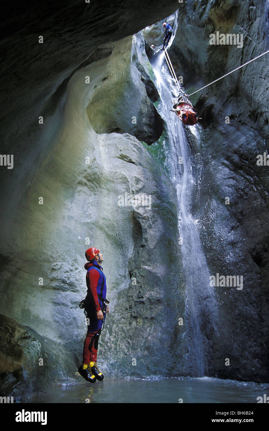 Vocation bringing down a victim on a tyrolean traverse hi-res stock ...
