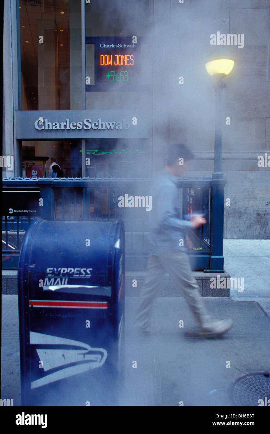 MAILBOX, STEAM COMING FROM A MANHOLE, FINANCIAL DISTRICT, WALL STREET ...