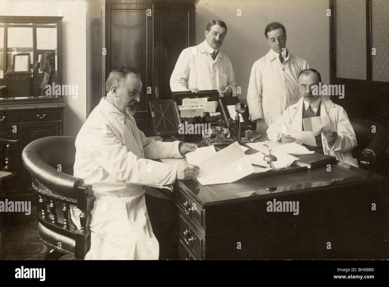 1910s medical researchers hi-res stock photography and images - Alamy