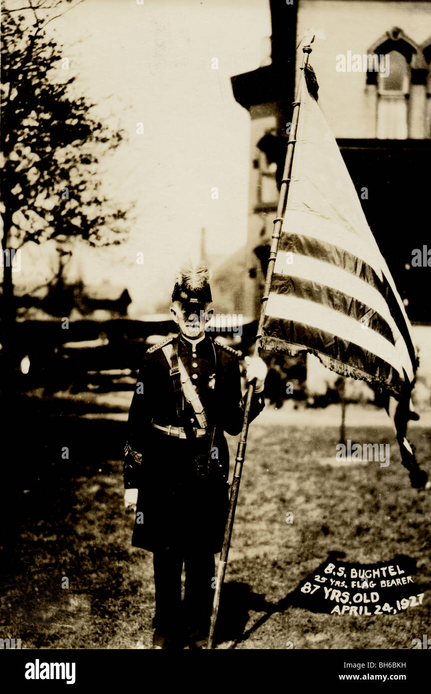 Vintage flag bearer hi-res stock photography and images - Alamy