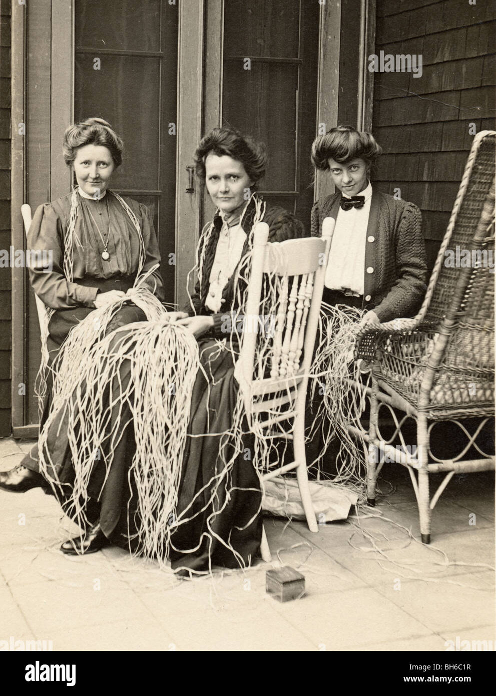 Three Women Weaving Basket Weavers Stock Photo - Alamy