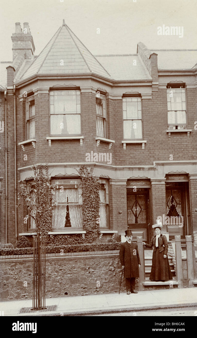 Middle class house 1900s hi-res stock photography and images - Alamy