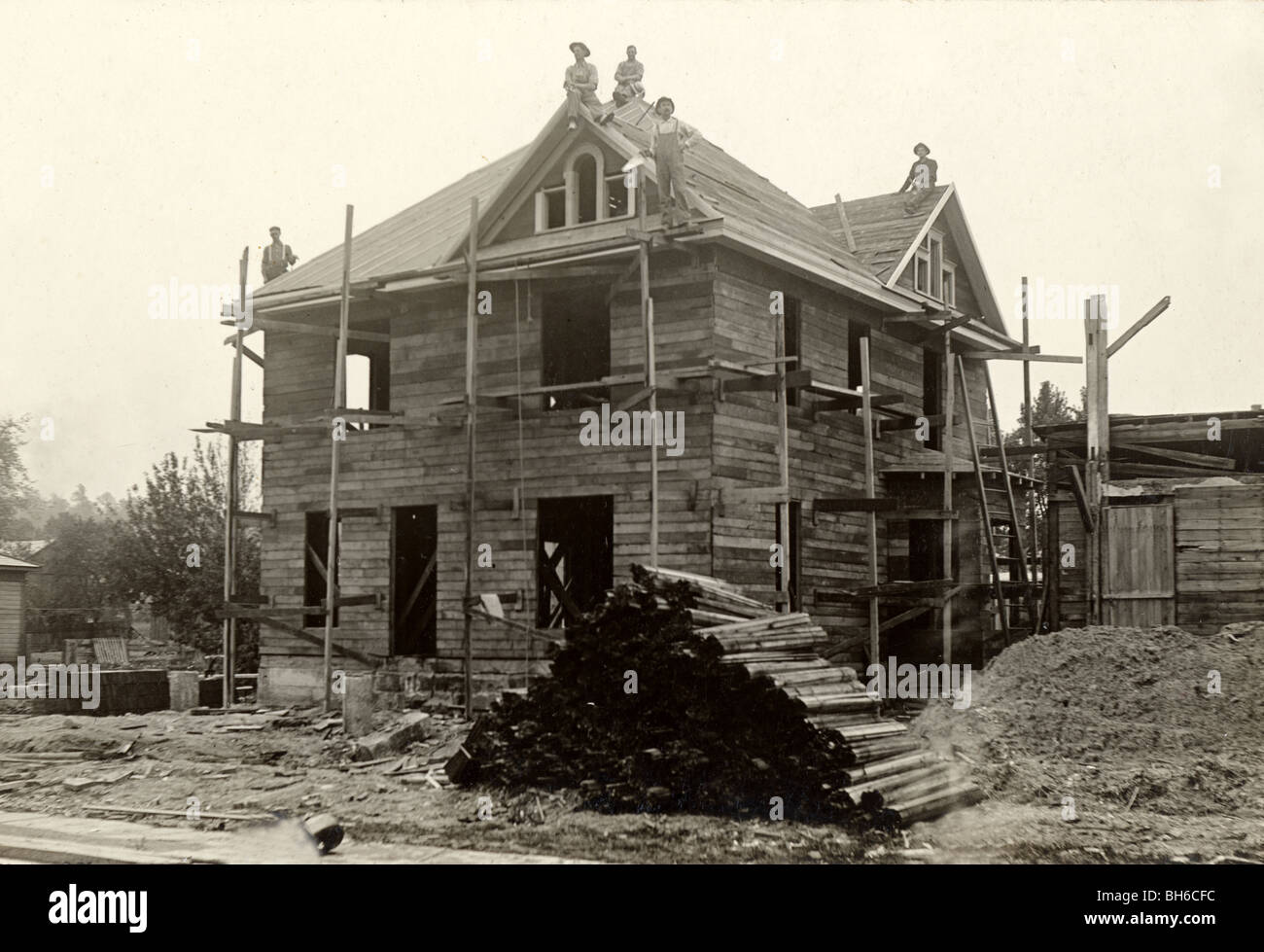 1910s construction worker hi-res stock photography and images - Alamy