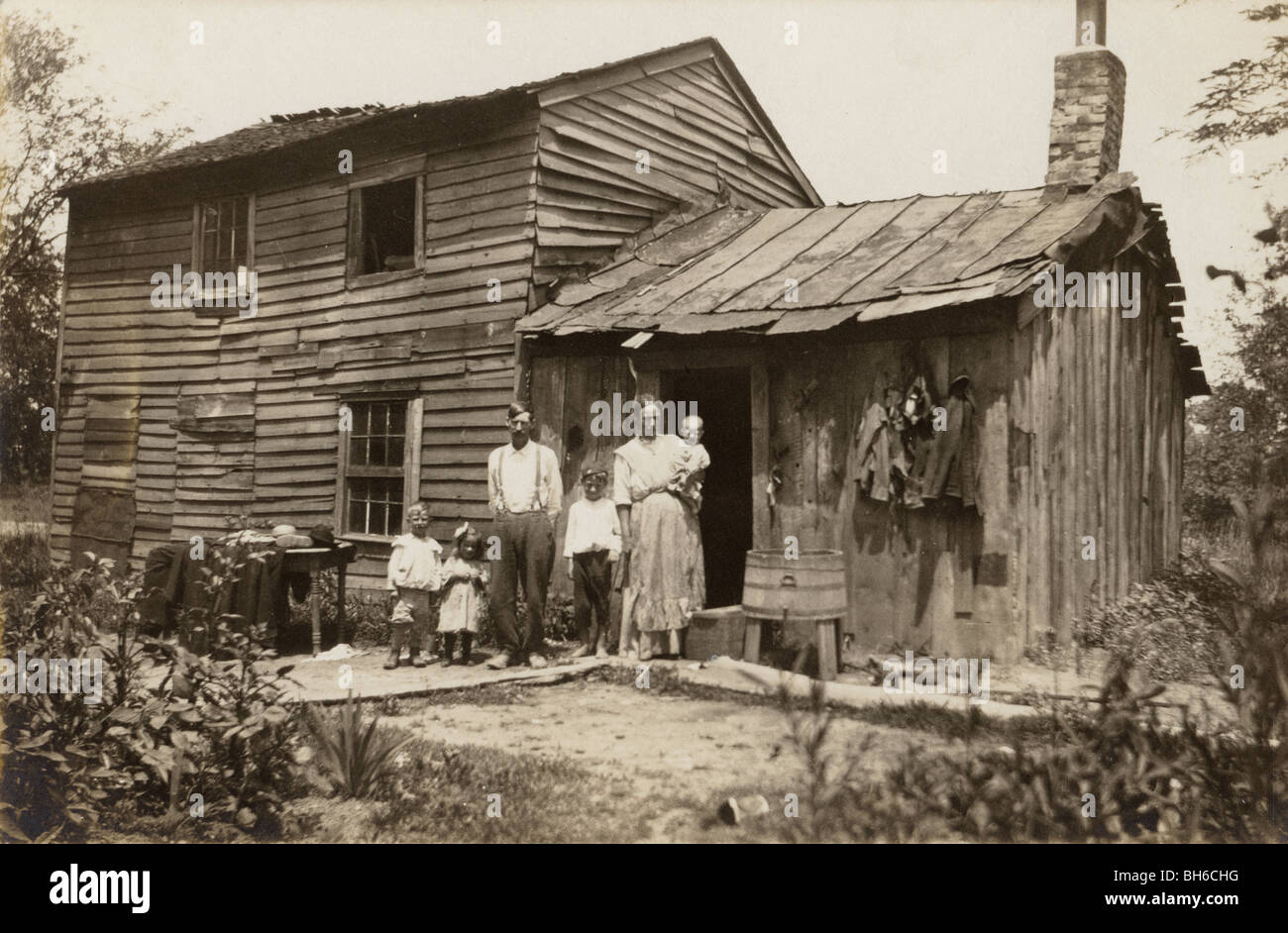 Ramshackle hi-res stock photography and images - Alamy