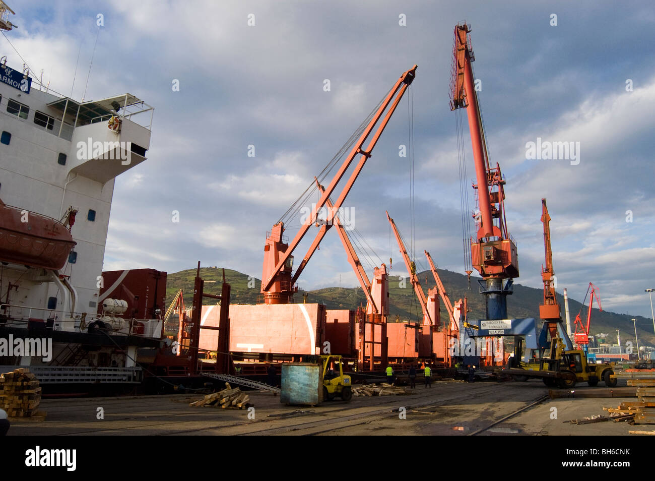 Port of bilbao container hi-res stock photography and images - Alamy