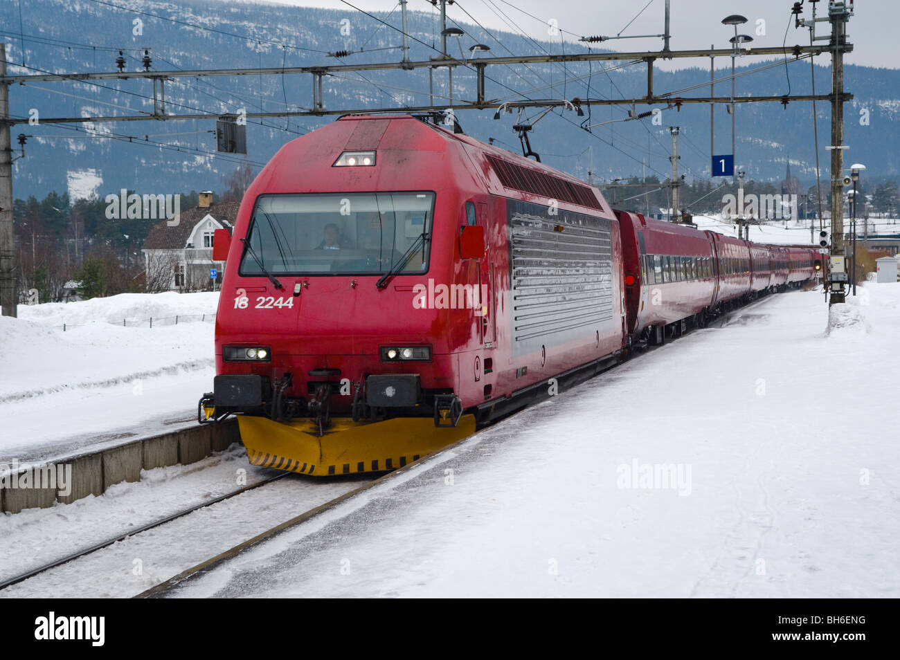 NSB AS, Norwegian State Railways (Norges Statsbaner) train at Vinstra ...