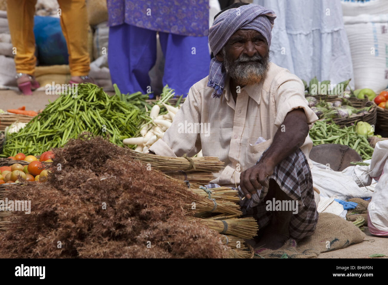 Indian market sellers Stock Photo - Alamy