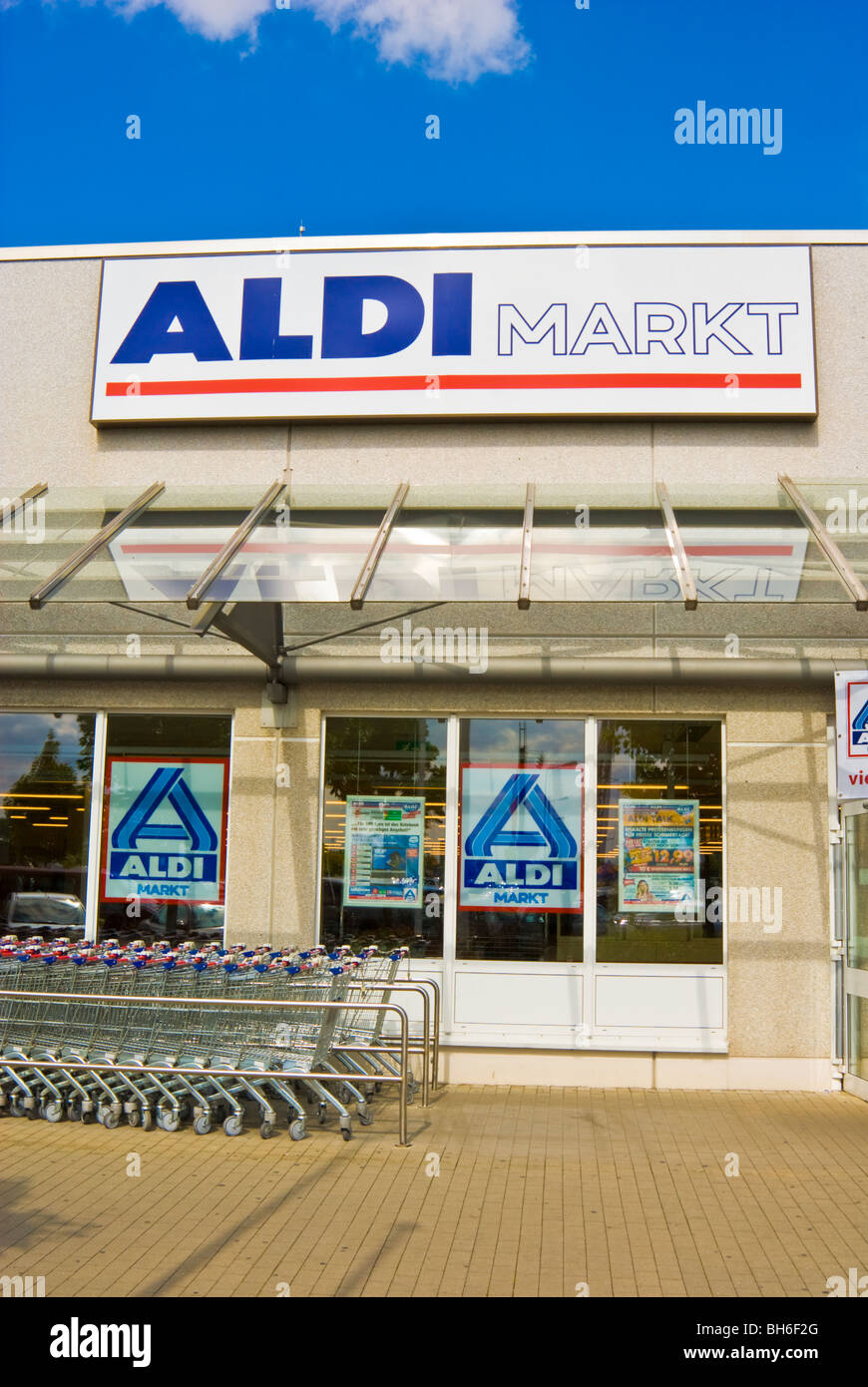 Aldi supermarket germany hi-res stock photography and images - Alamy