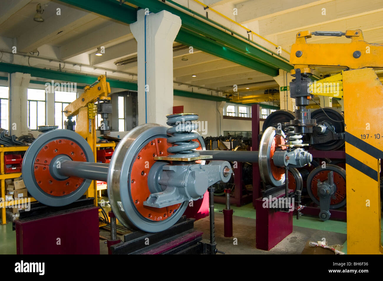 Bogie wheels hi-res stock photography and images - Alamy