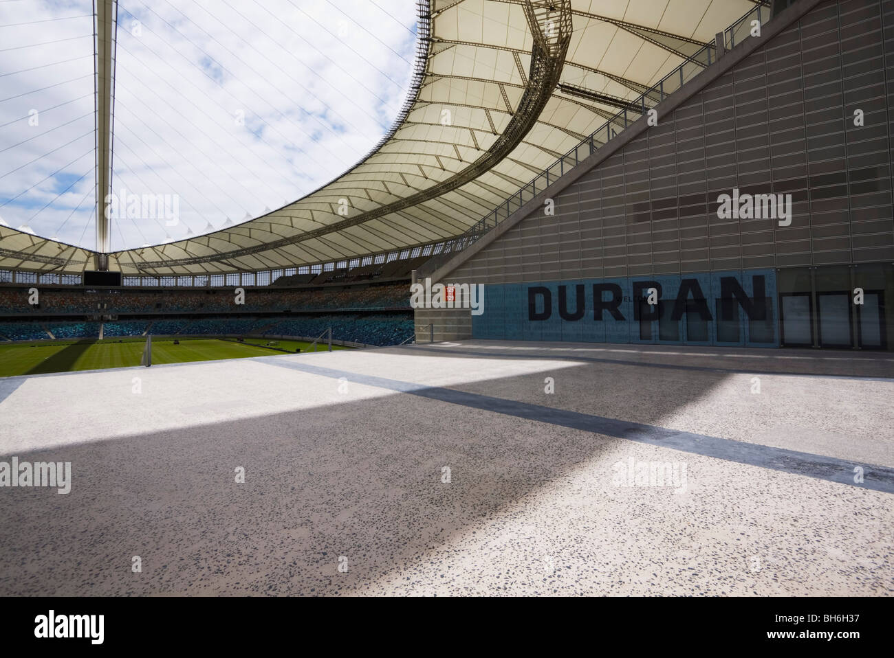 Entrance of the stadium hi-res stock photography and images - Alamy