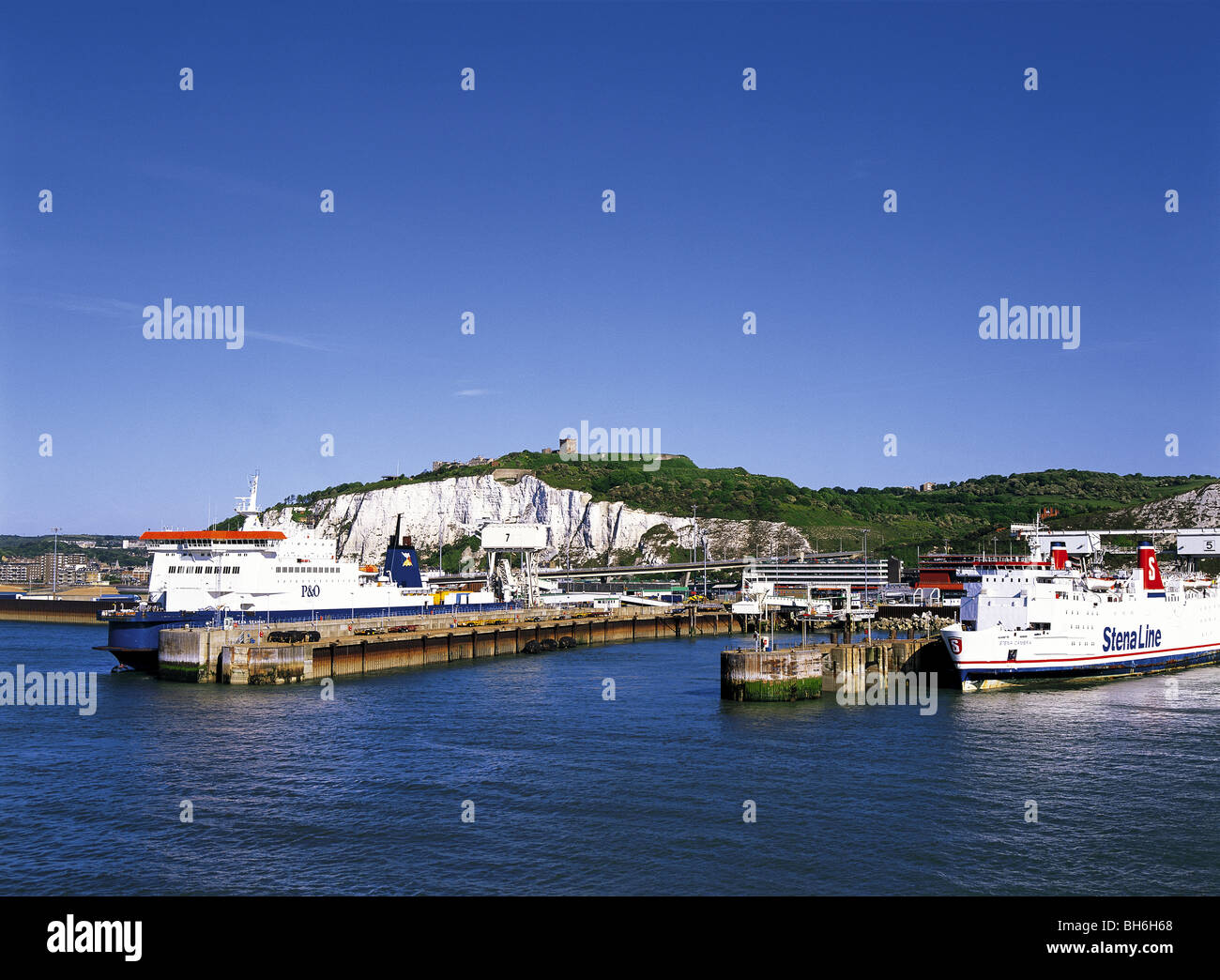 White cliffs in Dover and ferry port Dover England UK Stock Photo - Alamy